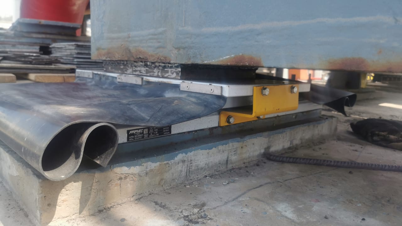 Lifting & Jacking of Oil Terminal Jetty – Bearings Replacement – HiSCS